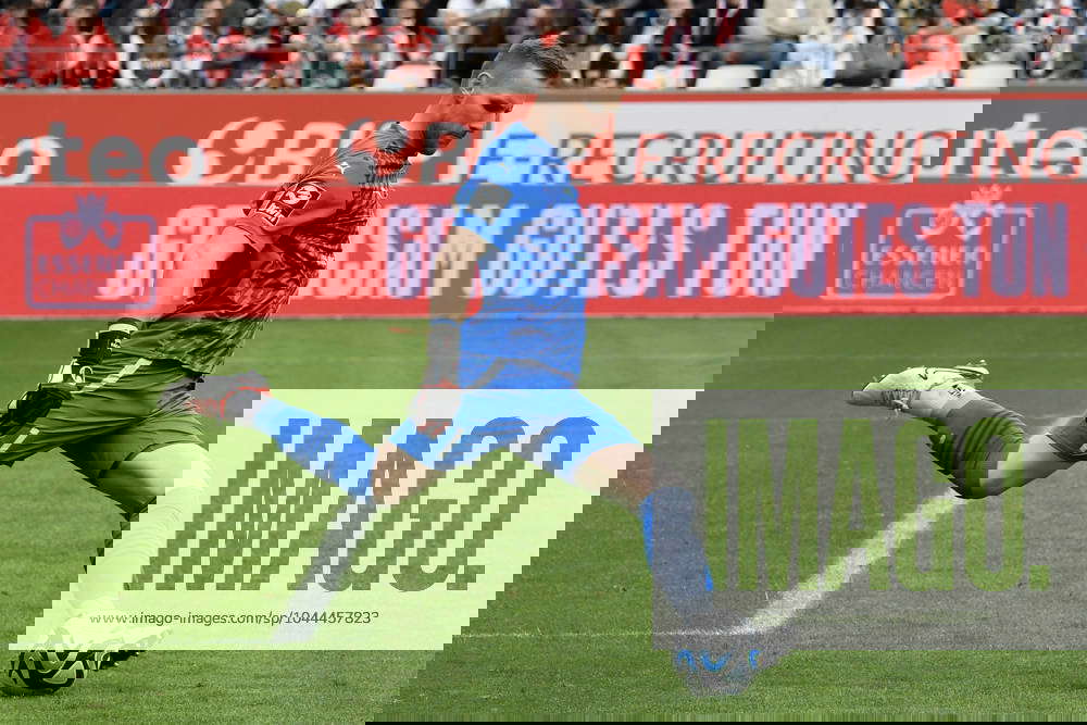 Marius Funk 1, FC Ingolstadt 04 action single image clipping 28 04 2024 ...