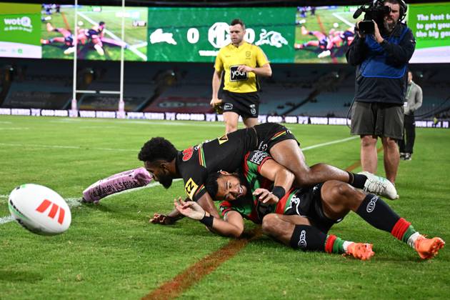 NRL RABBITOHS PANTHERS, Izaac Tu?itupou Thompson of the Rabbitohs ...