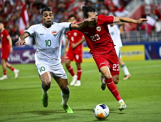 Indonesia v Iraq - AFC U23 Asian Cup 2024 Nihad Mohammed Watifi of Iraq is battling for the ball
