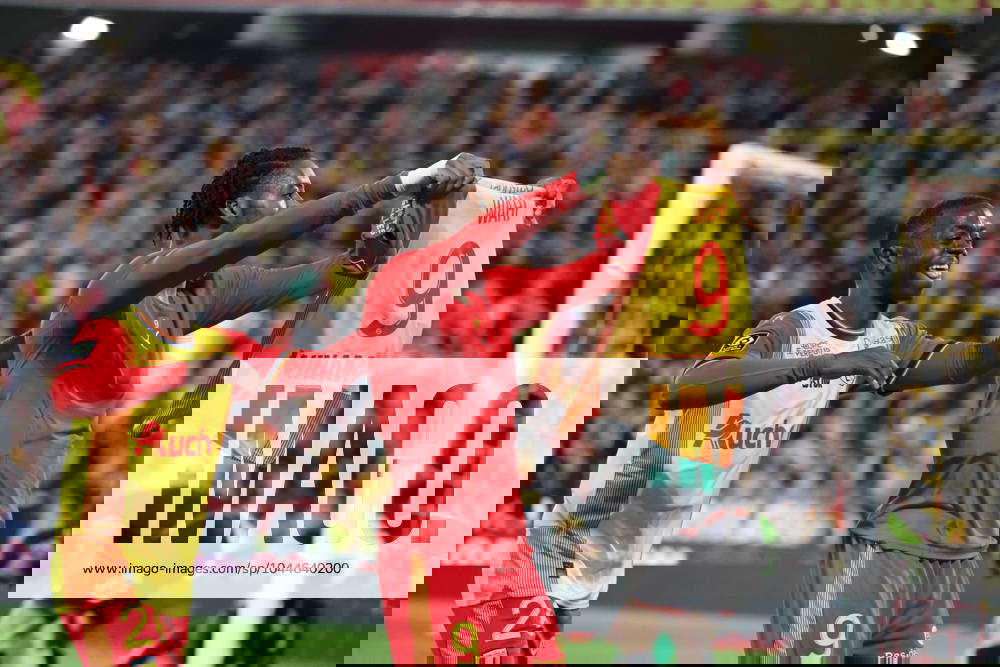 But et joie de Elye WAHI (RC Lens) lors du match RC Lens - Lorient ...