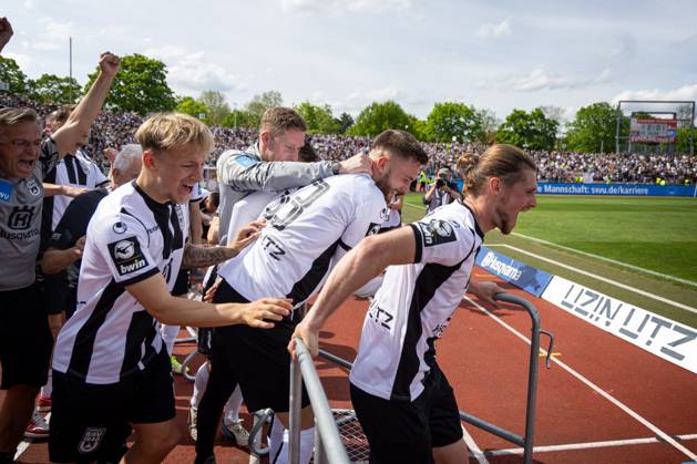 Dennis Chessa SSV Ulm 1846, 11 and Felix Higl SSV Ulm 1846, 33 storm ...