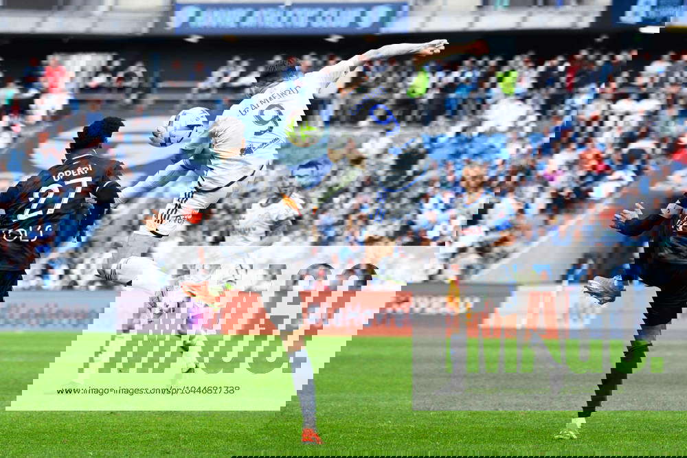 Kevin Gameiro ( 9 - Strasbourg ) and Christopher Operi ( 27 - Le Havre ...