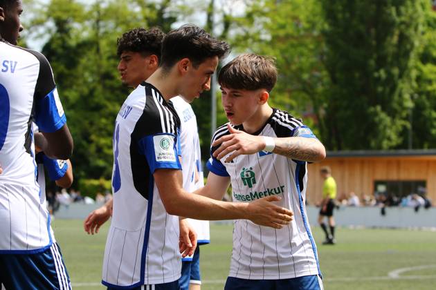 13 Alex Da Graca Marques Hamburger SV U19 celebrates his goal for 0 1 ...