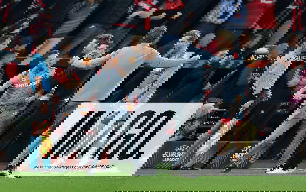 Jubel 2 2 v li , Co Trainer Marcel Daum Bayer 04 Leverkusen ...