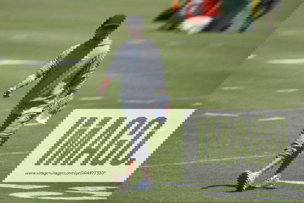 MAMII GARDNES, FL - MAY 10: Miami Dolphin head coach Mike McDaniel ...