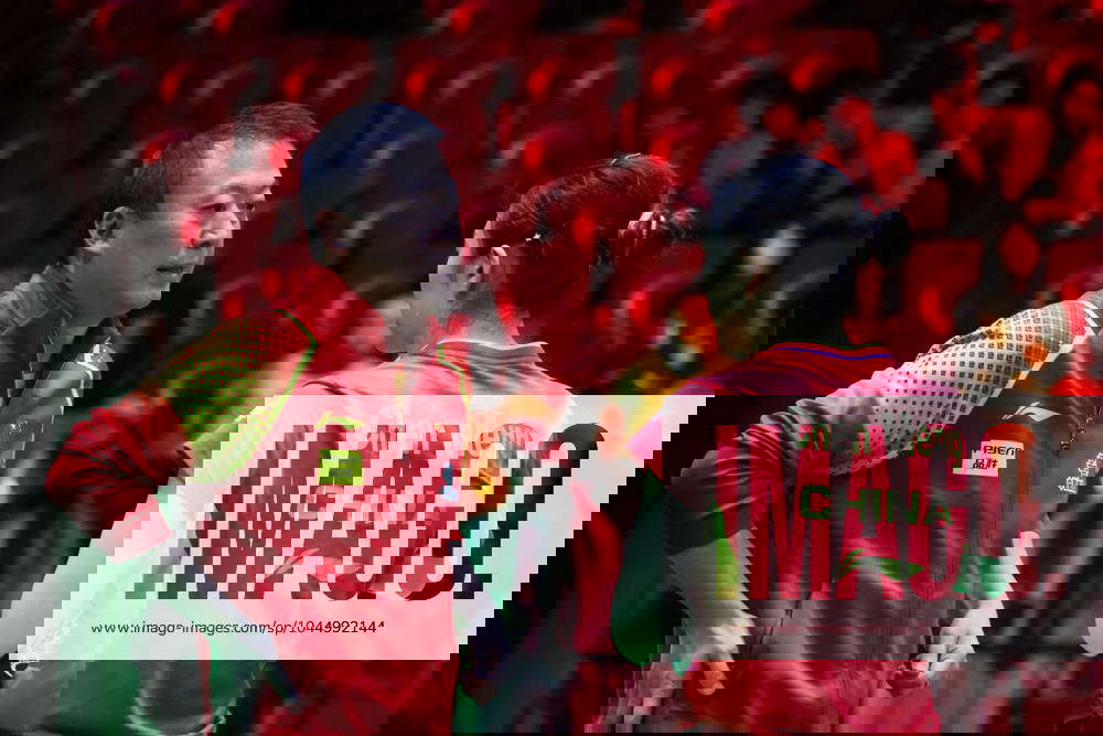 (240511) -- JEDDAH, May 11, 2024 -- Chen Meng (R) of China listens to her coach Ma Lin during the