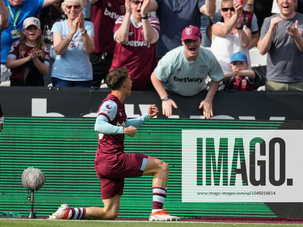 West Ham s George Earthy celebrates scoring 3rd goal 3-1 West Ham ...