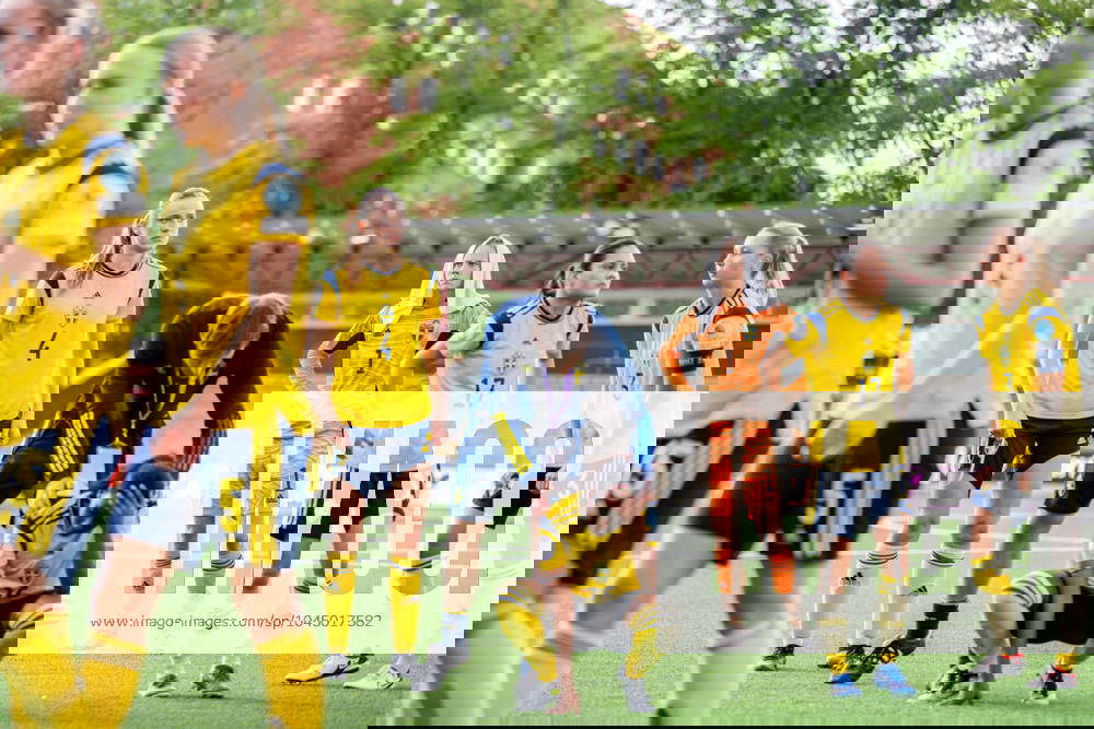 240511 Fabienne Bartholdson, Saron Berhe, goalkeeper Saga Andersson ...