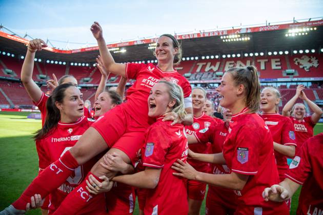 Enschede, Netherlands, May 11th 2024: Players of Twente take a group ...