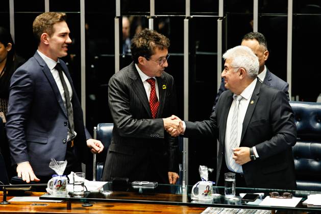 Federal Senate, in Brasilia, holds a solemn session to honor Ayrton ...