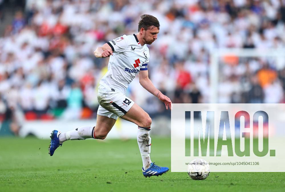 Alex Gilbey of Milton Keynes Dons Milton Keynes Dons v Crawley Town ...