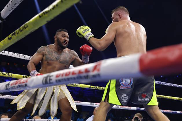 BOXING KAMBOSOS LOMACHENKO, Joe Goodall (right) of Australia and Faiga ...