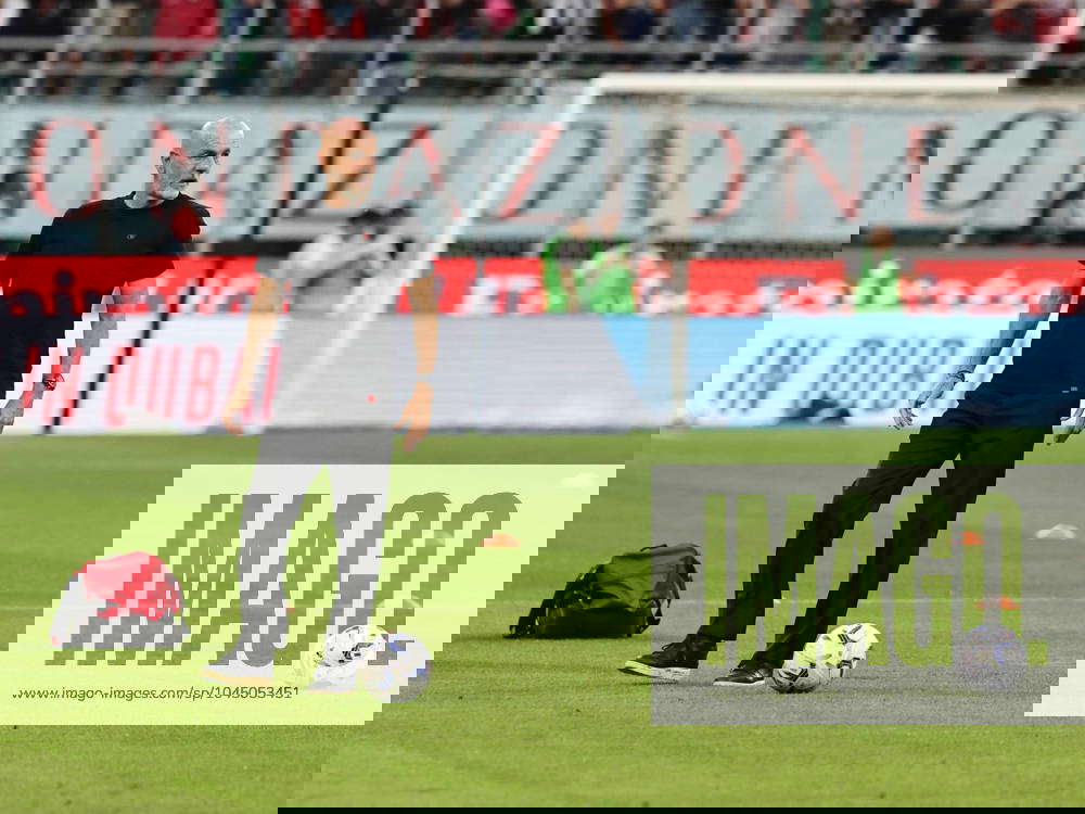 AC Milan v Cagliari - Serie A TIM Stefano Pioli is watching the Serie A match between Milan and