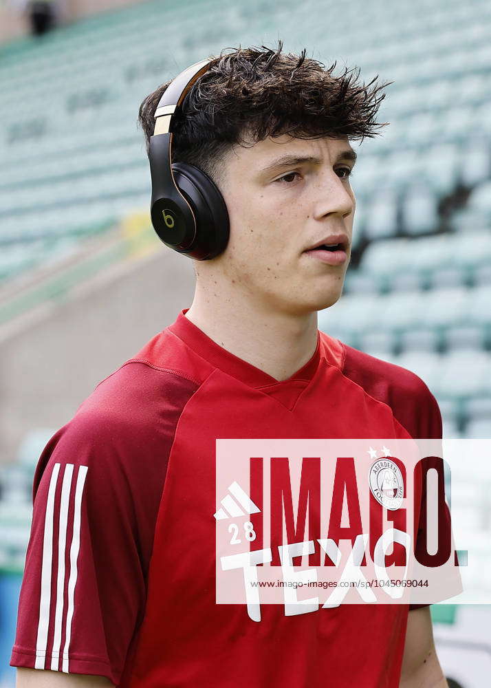 Hibernian v Aberdeen cinch Premiership Jack Milne of Aberdeen arrives ...
