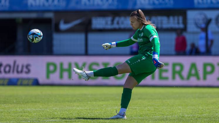 from left Franziska Glaser goalkeeper, goalkeeper, SV 67 Weinberg, 33 ...