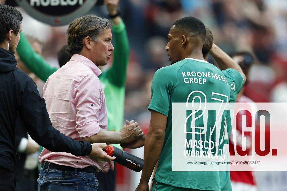 AMSTERDAM - (l-r) Almere City coach Alex Pastoor, Rajiv van La Parra of ...