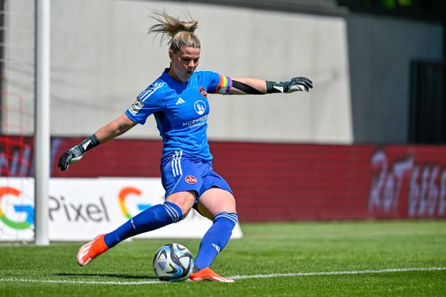 Lea Paulick Goalkeeper, Nuremberg, 1 on the ball, cropped, full body ...
