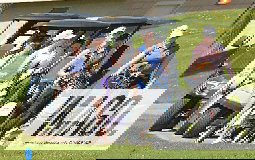 Syndication: Watertown Public Opinion Watertown s Shelby Pearson (left), Aberdeen Central s Kyley