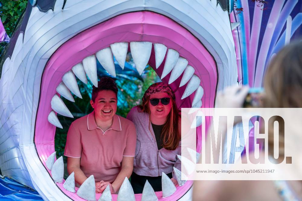 Syndication: Detroit Free Press Liana Trevino 35, of Grand Rapids, left ...