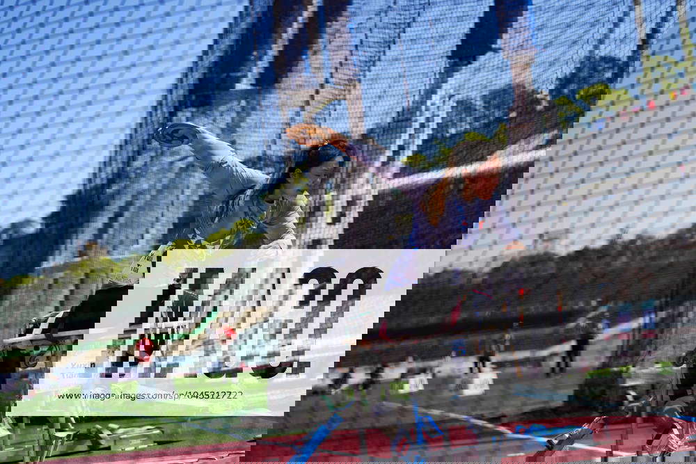 KOBE, Tian Yuxin of China competes during Women s Discus Throw F57 ...