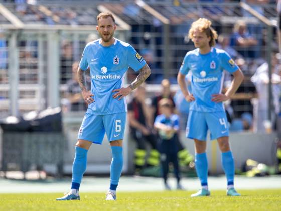 Disappointment 1860 Muenchen 6 Tim RIEDER and 1860 Muenchen 37 Marlon ...