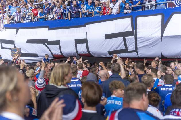 Holstein Kiel celebrates promotion with the fans GER, Hannover 96 vs ...