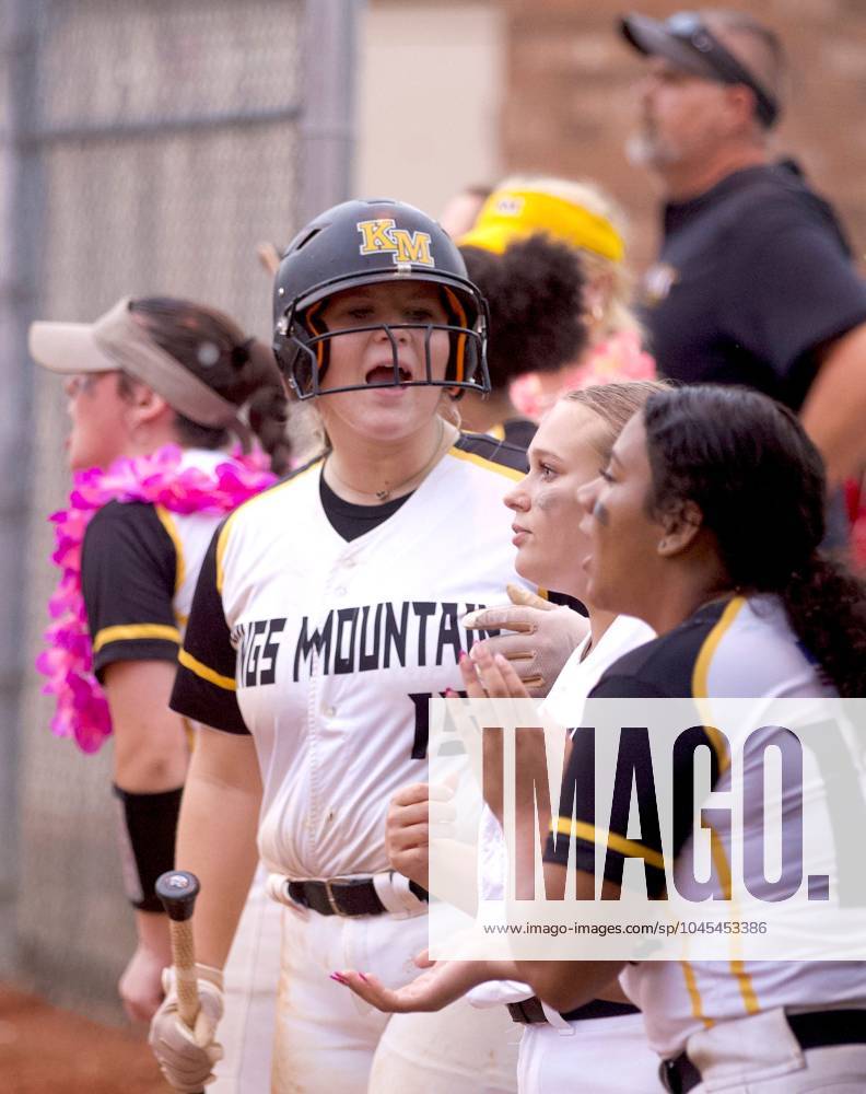 Syndication: Gaston Gazette Images from the NCHSAA 3A West softball ...