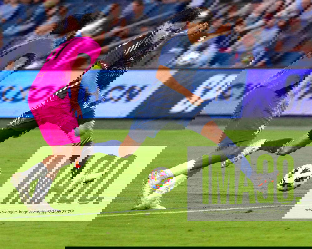 Kansas City, Kansas, USA: At center action, Sporting KC forward DANIEL ...