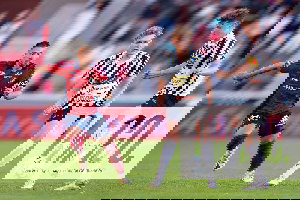 240522 Östers Vladimir Rodic, Landskronas Melker Jonsson during the ...