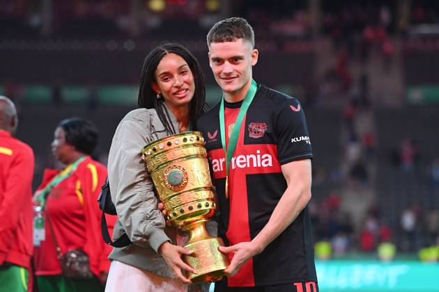 Florian WIRTZ Bayer Leverkusen and girlfriend Aaliyah with Pokal, Cup ...