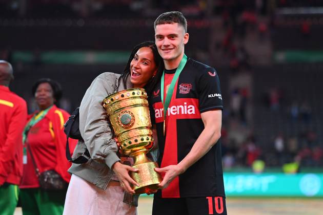 Florian WIRTZ Bayer Leverkusen and girlfriend Aaliyah with Pokal, Cup ...