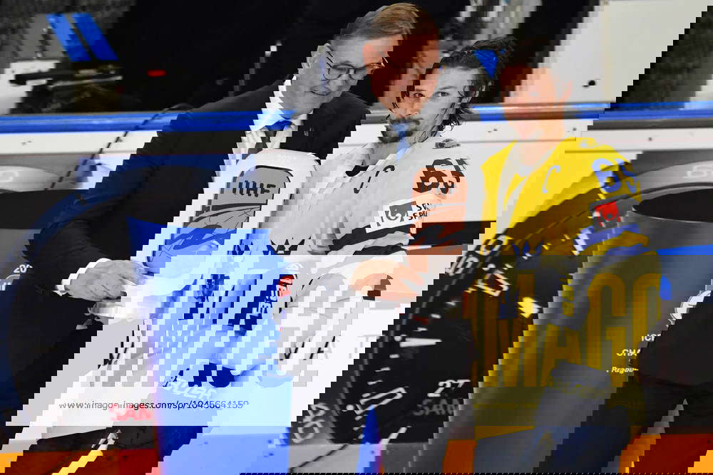 Prague, Czech Republic: Captain ERIK KARLSSON of Sweden celebrates a ...