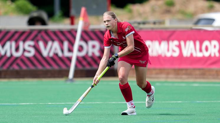 Ines Wanner TSVMH, 11, on the ball, crop, full body, single image ...