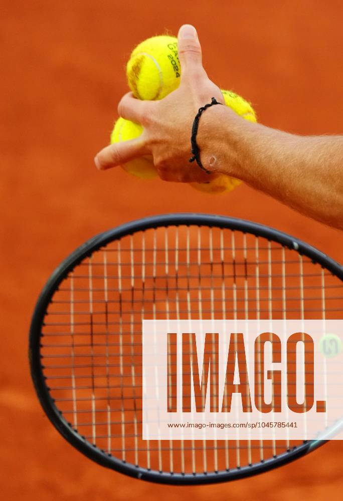 A blister on the wrist of Alexander Zverev French Open Tennis, Day 5 ...