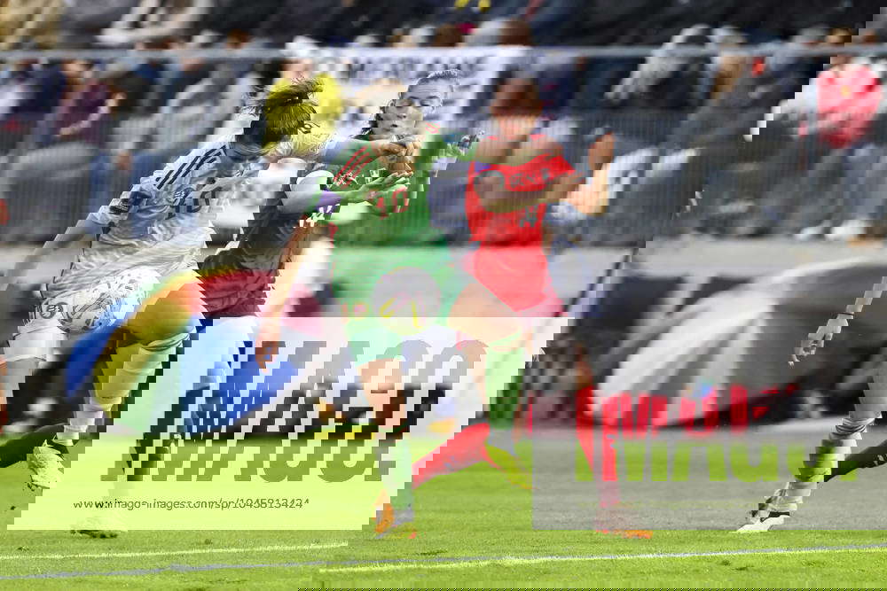 Anna Csiki Hungary, 10 and Smilla Vallotto Switzerland, 14 in duel ...