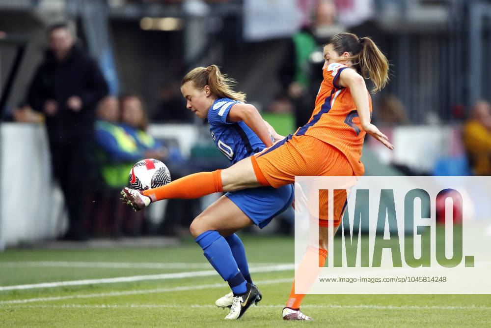 ROTTERDAM - (l-r) Emmi Siren of Finland, Damaris Egurrola of Holland ...