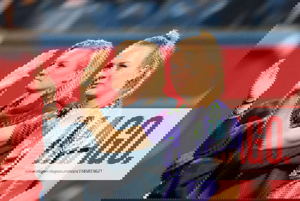 Alexandra Popp GER and Merle Frohms GER celebrate the victory Football ...