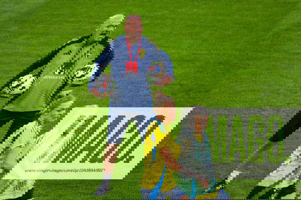 240604 Assistant coach Magnus Wikman of Sweden ahead of the UEFA Women ...