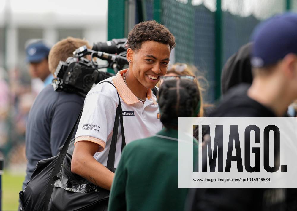 Happy Paul Jubb of Great Britain after defeating Number 1 seed Alex ...