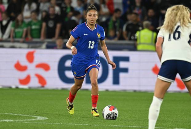 Selma Bacha FOOTBALL: Equipe de France FÃ minine vs Angleterre ...