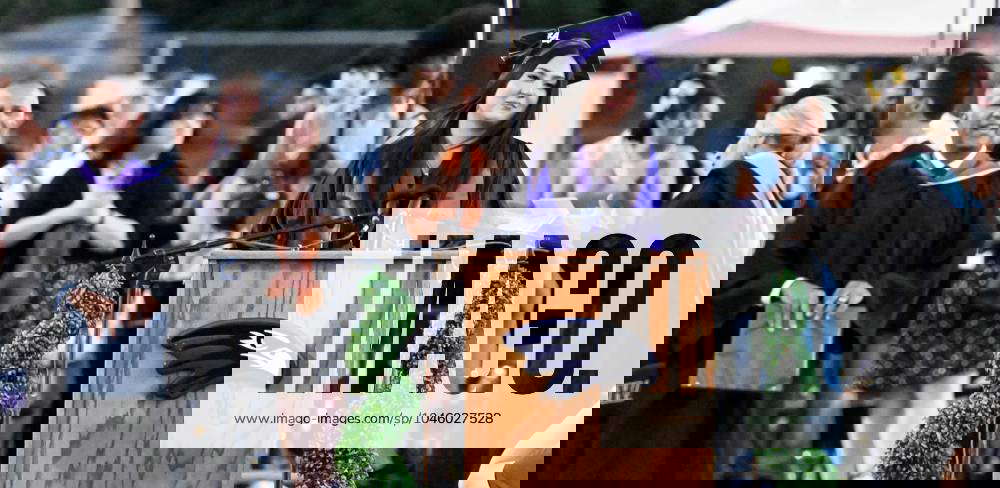 Syndication: Visalia Times-Delta Graduate Ruby Martinez sings the ...