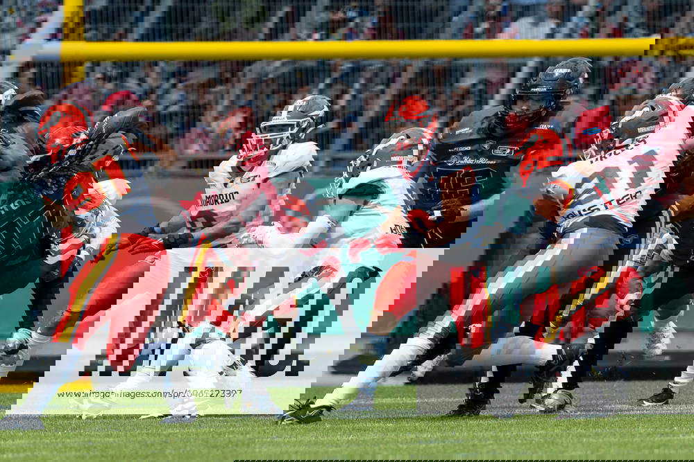 Glen Toonga Rhein Fire, 17 on the ball, GER Rhein Fire vs Madrid Bravos ...