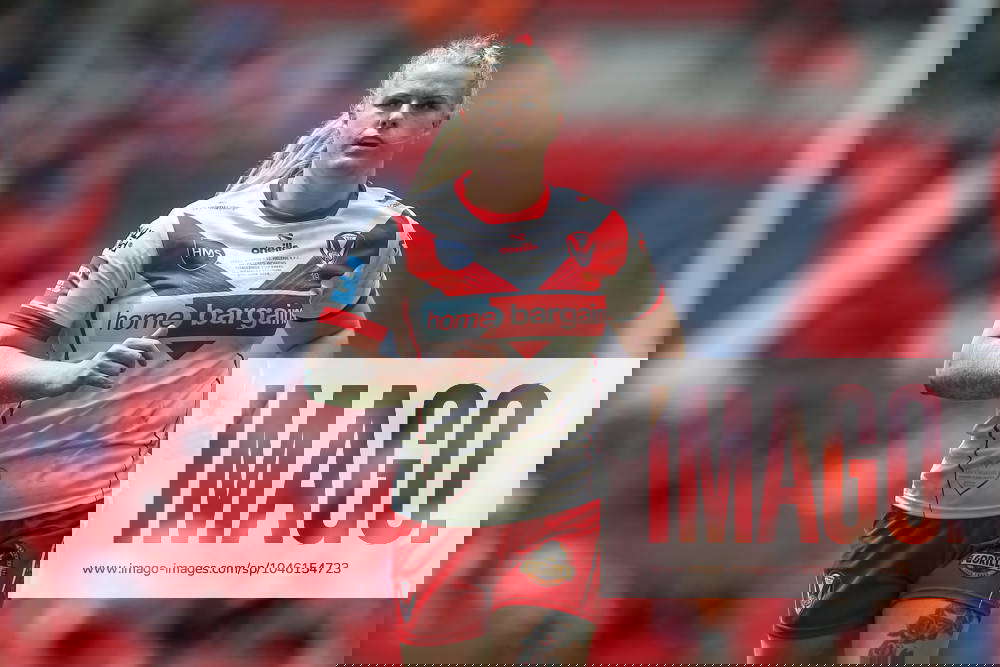 Saint Helens Women v Leeds Rhinos Women Betfred Womens Challenge Cup ...