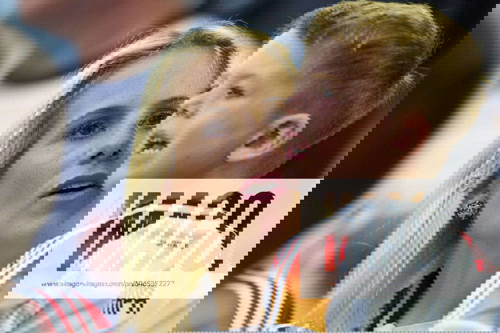 Sina Hundertmark, wife of Pascal Gross, DFB 5 in the group stage match ...