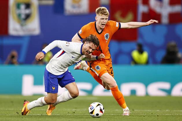 LEIPZIG - (l-r) Antoine Griezmann of France, Jerdy Schouten of Holland during the UEFA EURO, EM