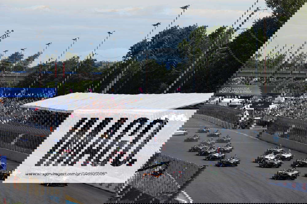 Jake Hughes GBR McLaren, Antonio Felix da Costa POR Porsche, Robin ...