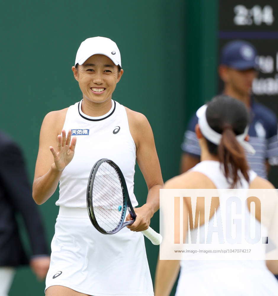 (240703) -- LONDON, July 3, 2024 -- Zhang Shuai (L) Miyu Kato celebrate during the women s doubles