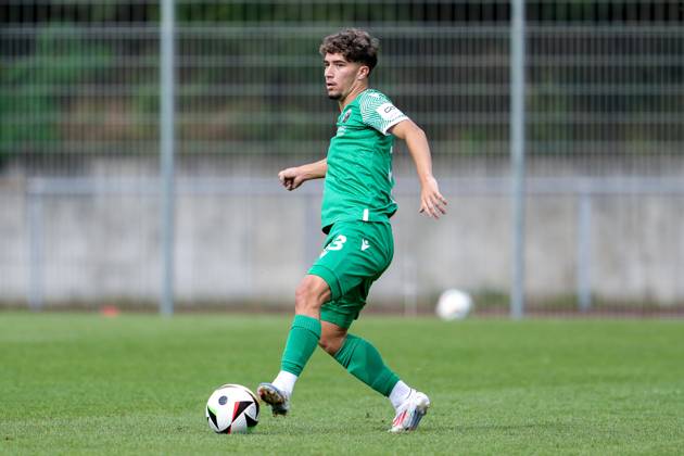 Philipp Lambert newcomer, SVS, 33, on the ball, cropped, full body ...
