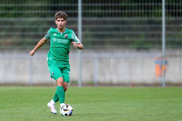 Philipp Lambert newcomer, SVS, 33, on the ball, cropped, full body ...