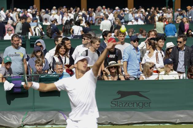 Wimbledon Feature , spectators, fans, between the courts